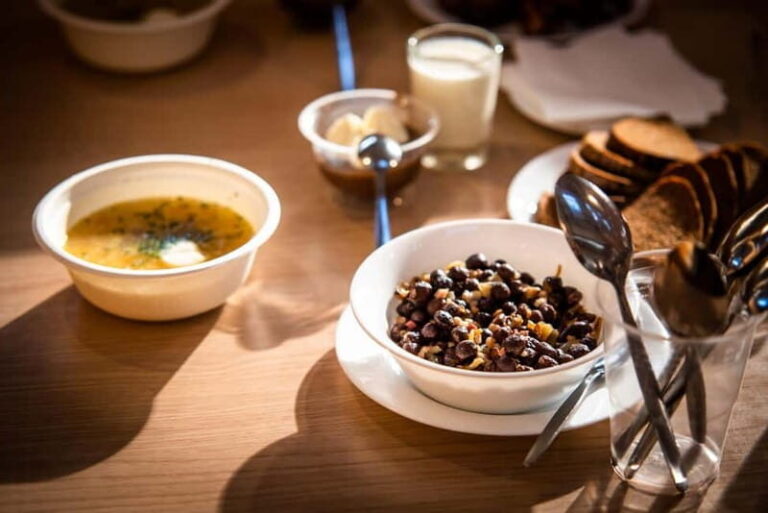 Riga: Central Market Traditional Food Tour in a Small Group - The Sum Up