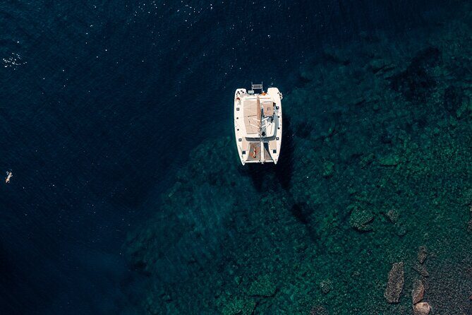 Romantic Sunset Catamaran Caldera Cruise incl. Meal & Drinks - Who Will Love This Tour?