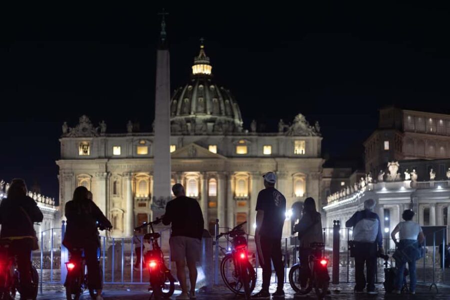 Rome by Night: E-bike Small Group Tour -Food & Wine (Option) - Who Will Love This Tour?