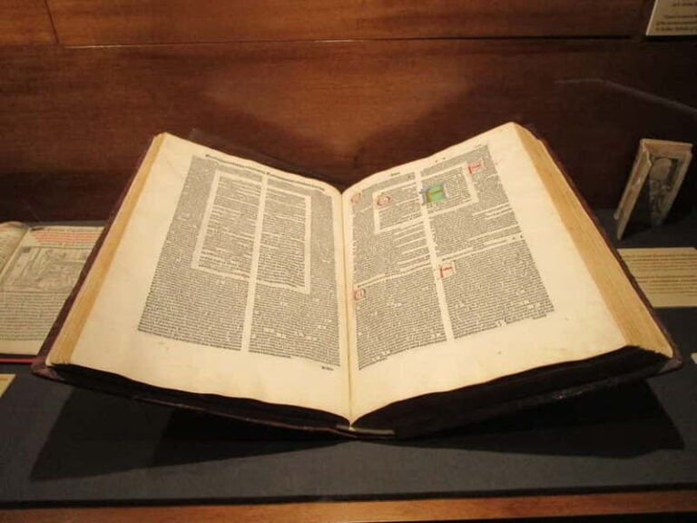 Rome: Capuchin Crypts Guided Tour with Audio Guide Option - Why You Should Consider This Tour