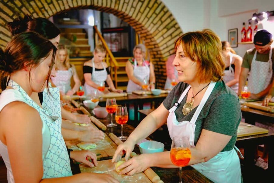 Rome: Make Pasta & Mix 3 Italian Spritz Near the Colosseum - Why This Experience Works Well