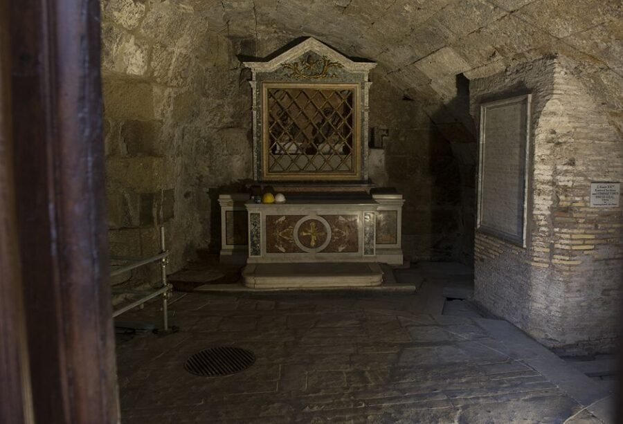 Rome: Mamertime Prison Entrance Ticket with Audio guide - The Entrance and How to Find It