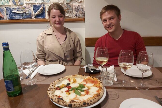 Rome: Pizza & Tiramisu Class with Free Flowing Fine Wine - The Experience in Detail