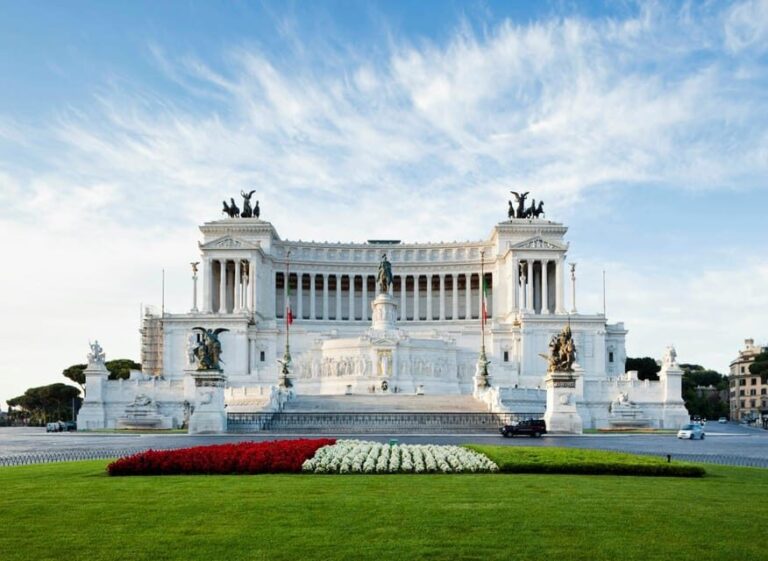 Rome: Vittoriano with Rooftop & Palazzo Venezia Hosted Entry - The Rooftop Terrace Experience