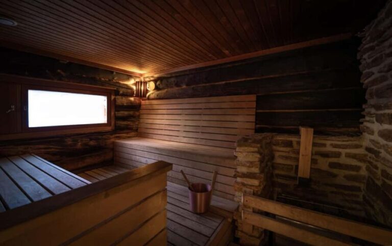 Saariselkä: Kuukkeli Saunaworld (Smoke Sauna) - Why We Recommend It