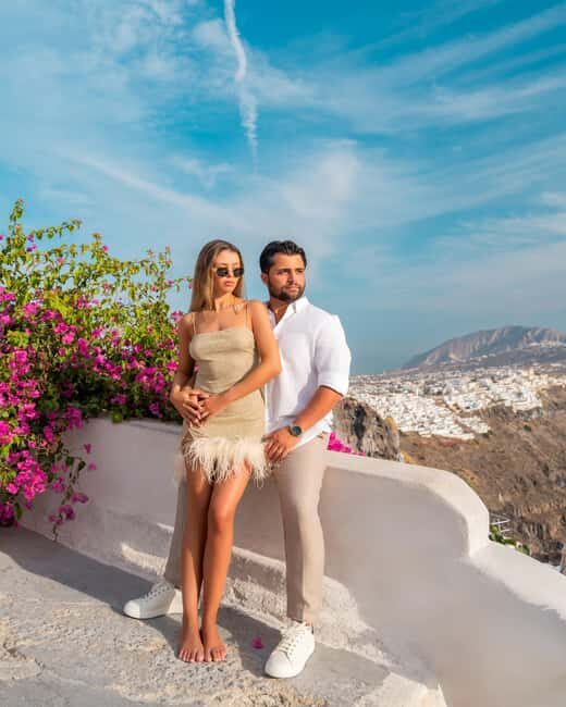 Santorini: 45-minute Photoshoot in Oia - What’s Included and What Isn’t