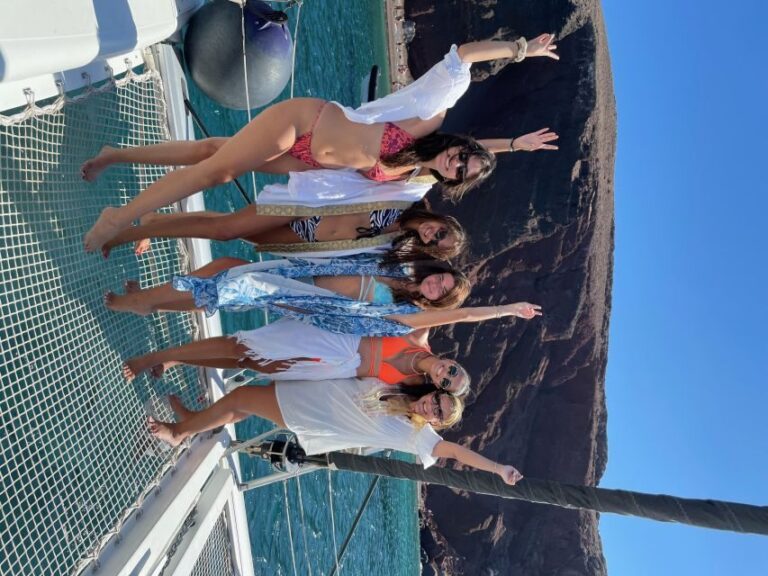 Santorini: Catamaran Cruise with Meal & Open Bar - Who Is This Tour Perfect For?