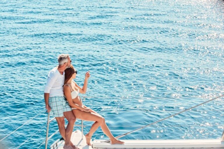 Santorini: Catamaran Tour with BBQ Meal and Unlimited Drinks - The Small Group Advantage: Personal Touch & Flexibility