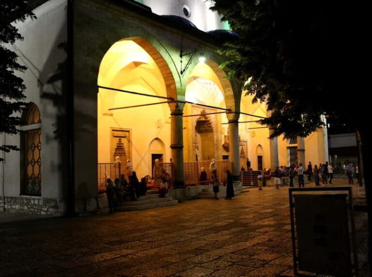 Sarajevo: Nighttime City Highlights Walking Tour - Why choose the Sarajevo Nighttime Highlights Tour?