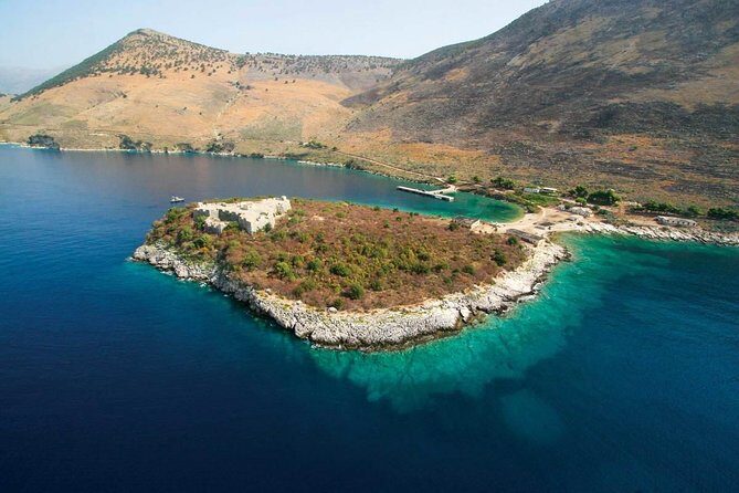 Saranda Jeep Safari 4x4 a Castle, Secret Beach and Blue Eye - Transportation and Group Dynamics