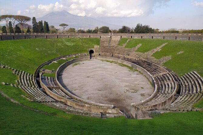 Semi - Private Tour of Pompeii with an Archaeologist - Group Size and Tour Flow
