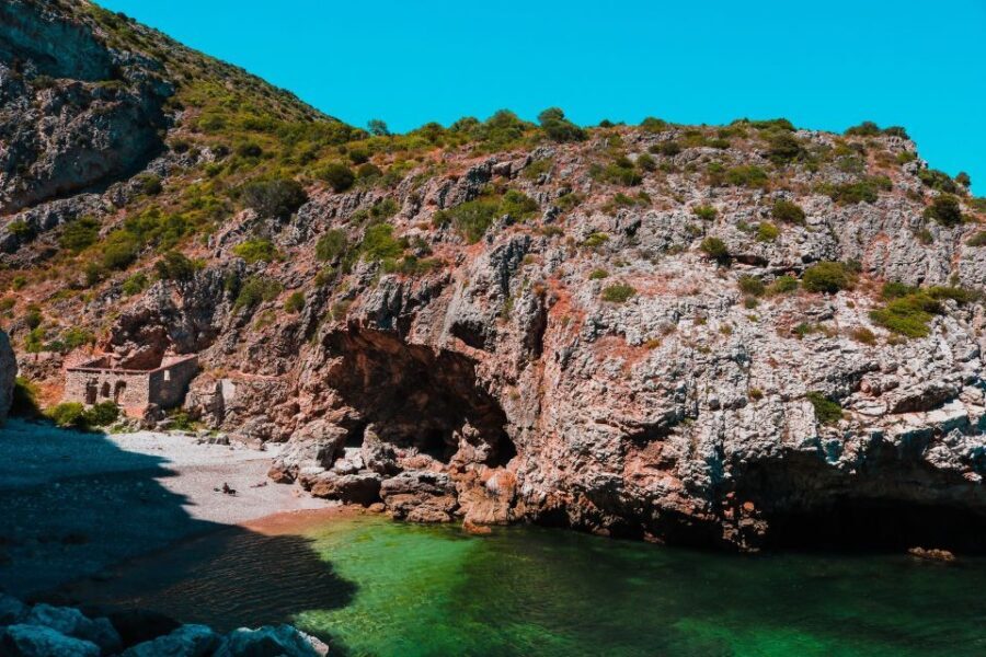 Sesimbra: Arrábida Beaches & Caves Boat Tour with Snorkeling - Exploring Ribeiro do Cavalo: The Hidden Gem