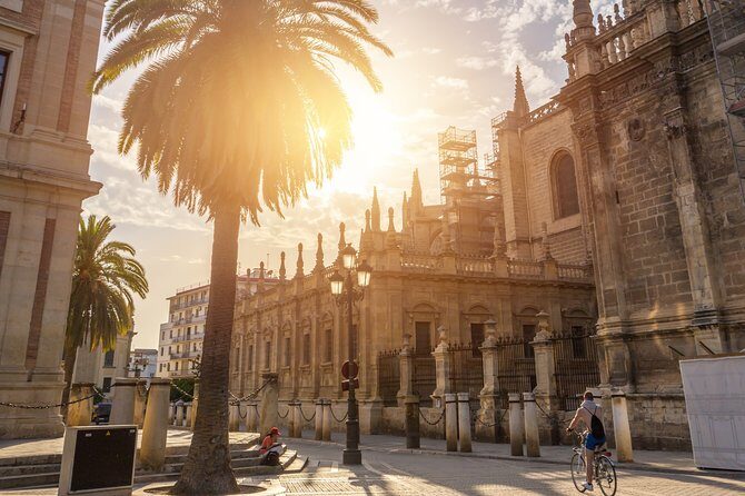 Seville Former Jewish Quarter Walking Tour: Santa Cruz - Detailed Breakdown of the Itinerary