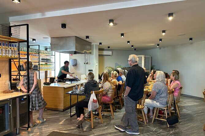 Seville: Paella Showcooking Experience - Who Should Book This Experience?