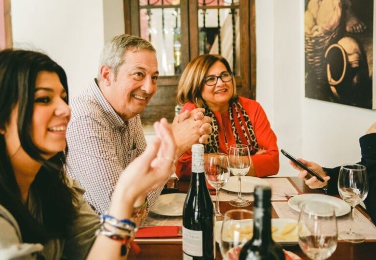 Seville: Small Group Jewish Quarter Tour with Tapas & Drinks - The Tapas & Wine Experience