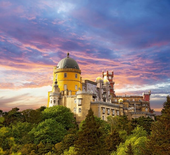 Sintra: Full-Day Deluxe Tour with Pena Palace ticket - Who Is This Tour Perfect For?