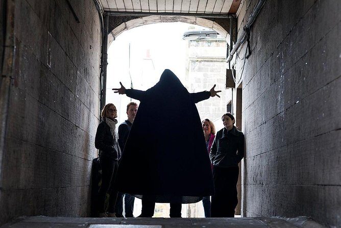 Small Group Ghost Tour incl. Underground Vaults & free drink in Megget's Cellar - Practical Details & Experience Highlights