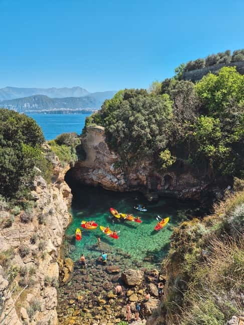 Sorrento: kayak small group tour to Bagni Regina Giovanna - Exploring Sorrento from the Water: An In-Depth Look
