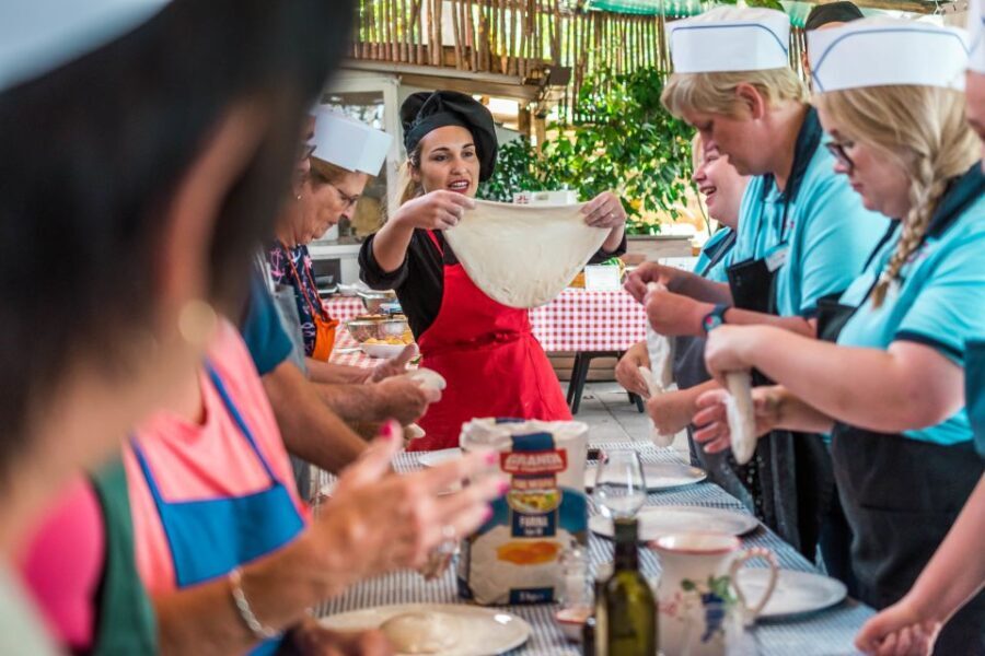 Sorrento: Pizza Making Class - The Quality of Guides and Hosts