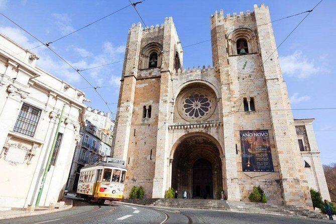 Special Guided Tour of Tuk Tuk Lisbon Historic 2 Hours - Who Should Book This Tour?