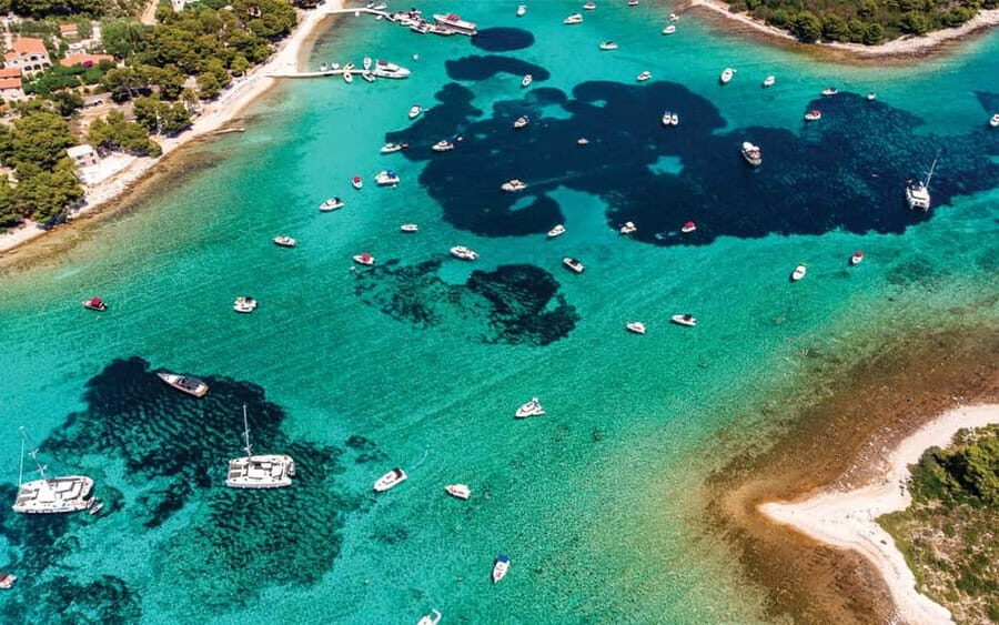 Split: Blue Lagoon and 3 Island Cruise with Food and Drinks - The Crew and Service: Genuine Hospitality