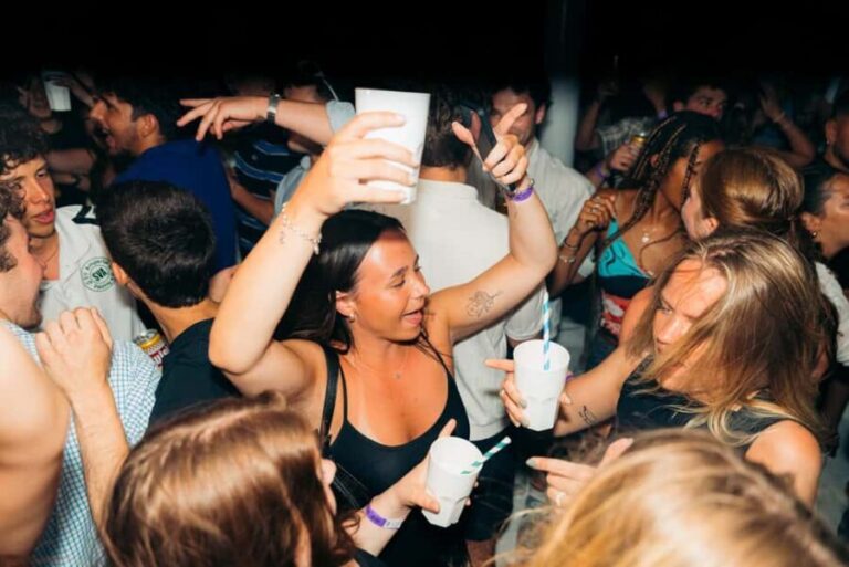 Split: Night Boat Party with Free Shots, Dj and After Party - The Value for Money
