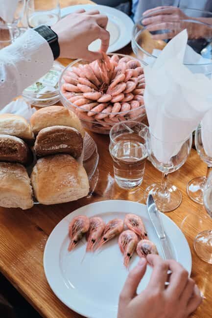 Stockholm All-You-Can-Eat Shrimp or Tacos Cruise & Livemusic - How the Experience Might Feel