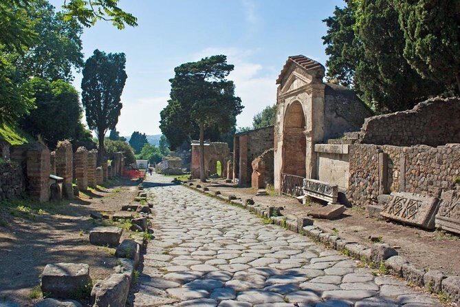 Stories of Pompeii: Small Group tour with archeology expert guide - What to Expect at Each Stop