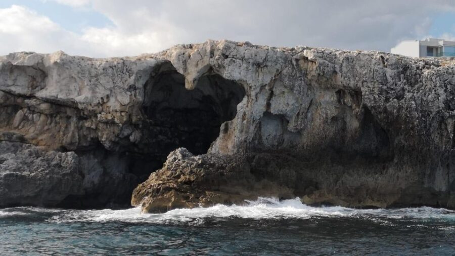 Syracuse:Tour Ortigia,caves with local skipper explanation - Who Should Consider This Tour?