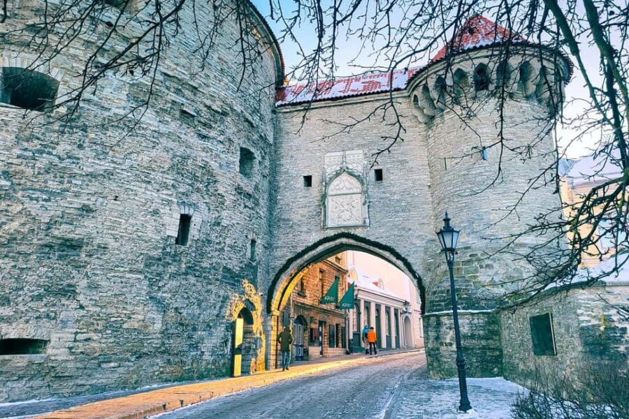 Tallinn Tales: City Highlights Guided Walking Tour - Starting Point: Raekoja plats 1