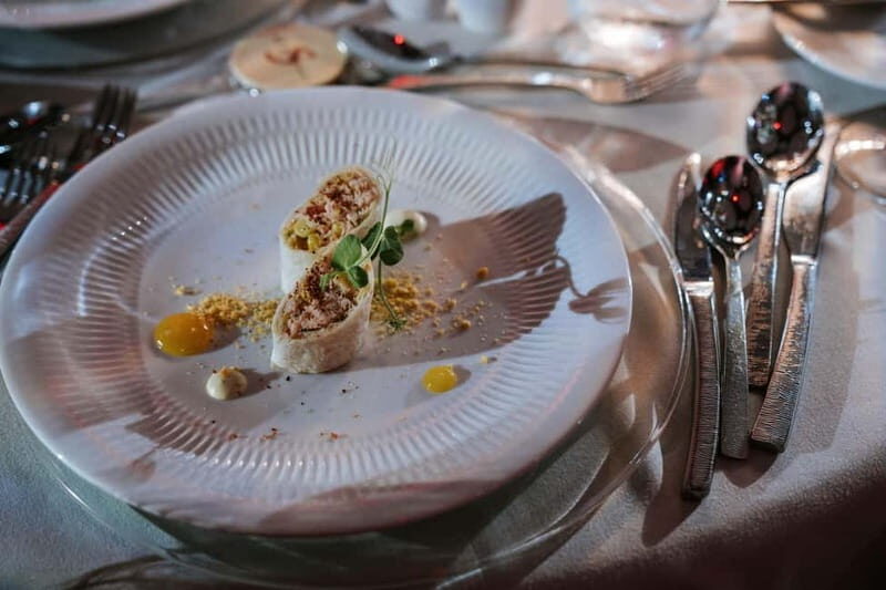 Tenerife: Scandal Dinner Show Entry Ticket and 5-Course Meal - Who Should Book This Experience?