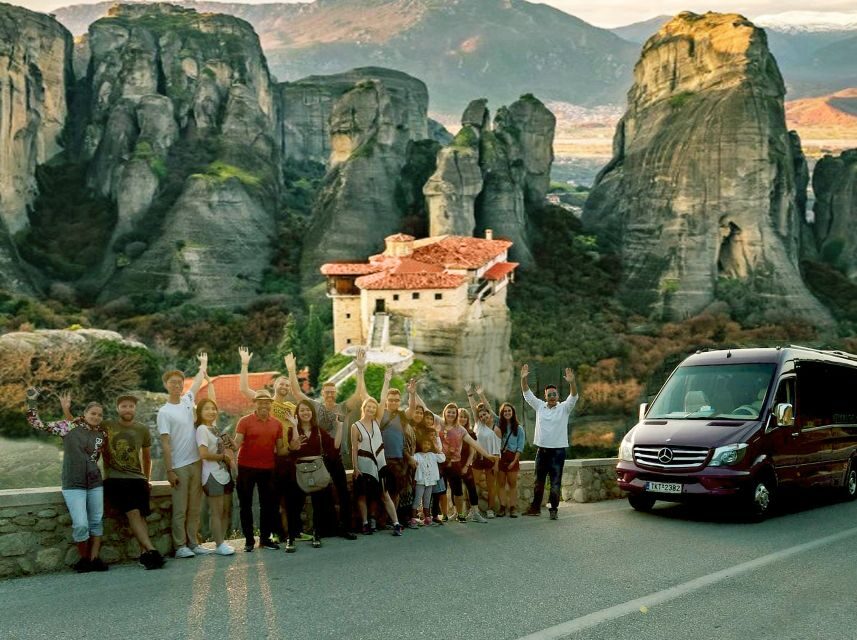 Thessaloniki : Meteora Full-Day Bus Trip with Local Guide - Arriving at Meteora: A Panorama of Wonders