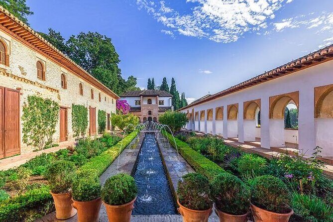 Tickets : Alhambra and Nasrid Palaces Granada Last-Minute - Who is This Tour Best For?