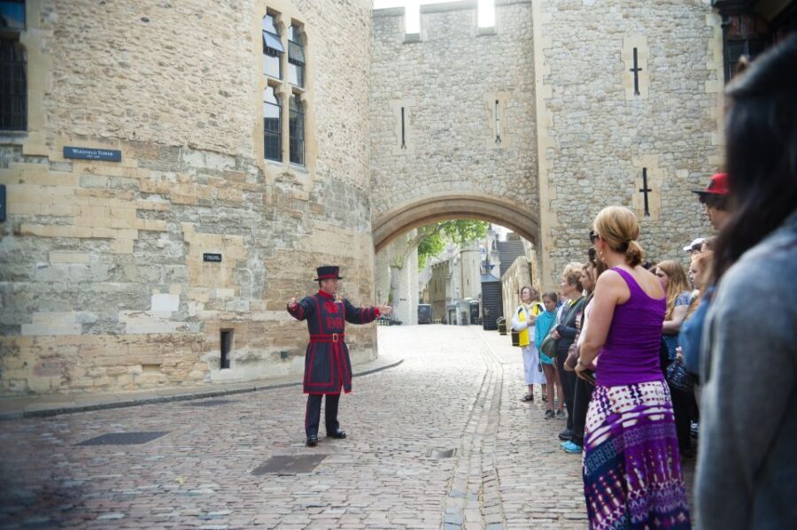 Tower of London: Beefeater Opening Ceremony & Crown Jewels - Who Will Love This Tour?