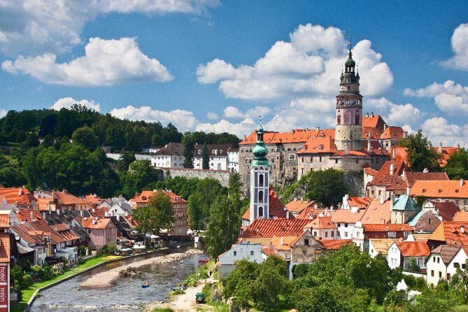 Trip to Cesky Krumlov from Prague - The Pros and Cons Based on Real Experiences