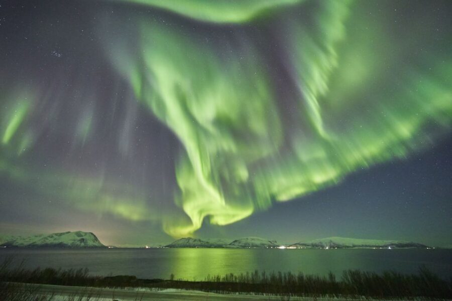 Tromso: Minivan Aurora Excursion with Pictures & Warm Suits - Why This Tour Stands Out