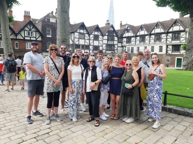 Ultimate Tower of London, Beefeater Welcome & Crown Jewels - What Makes This Tour Stand Out?