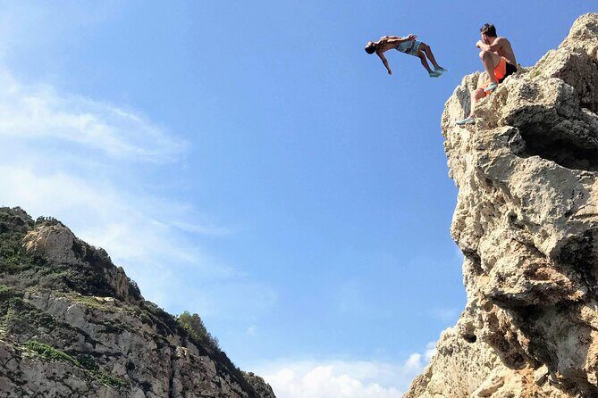 Uncharted Marine Reserve Cave, Snorkel & Cliff Jumping Kayak Tour - What to Expect on the Water