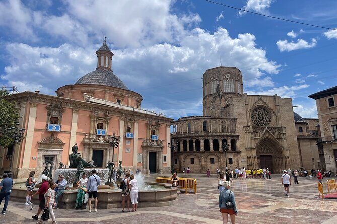 Valencia: Top 25 Highlights Guided Bike Tour - The Ride Experience: Comfort, Pace, and Group Size