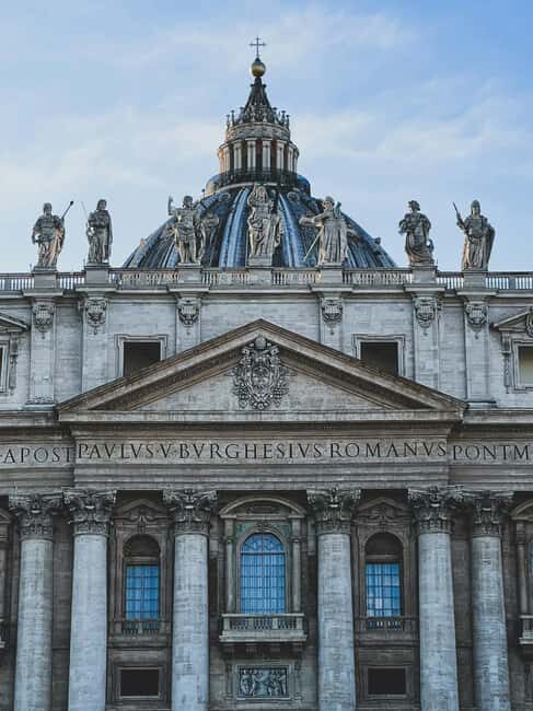 Vatican Full access: St.Peter's Basilica, Dome, Tombs+Audio - Climbing the Dome: Views and Details