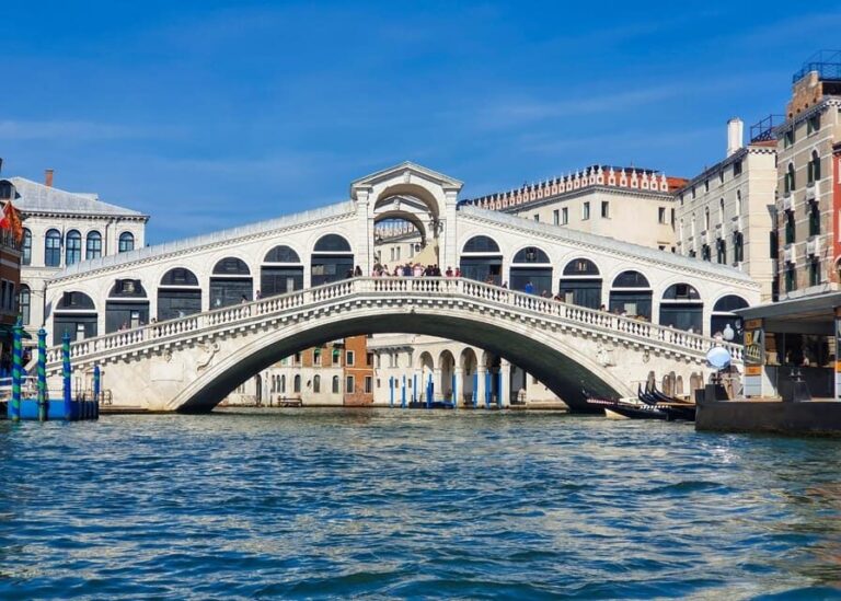 Venice: City Center Historical Guided Walking Tour - The VR Experience: Stepping into Venice’s Past