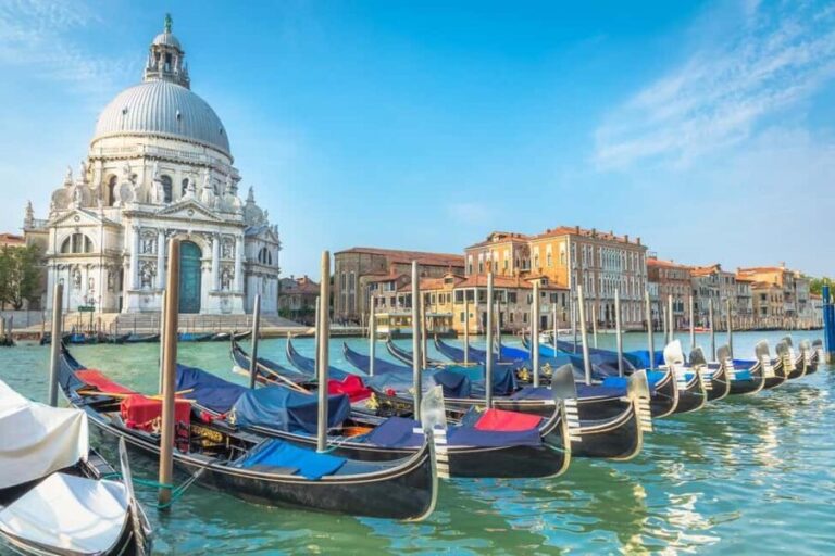 Venice: Gondola Ride Along Grand Canal and Hidden Corners - Practical Tips for Your Gondola Ride