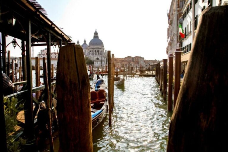Venice: Gondola Ride with Live Guide or Audio Guide - What You Can Expect from the Tour