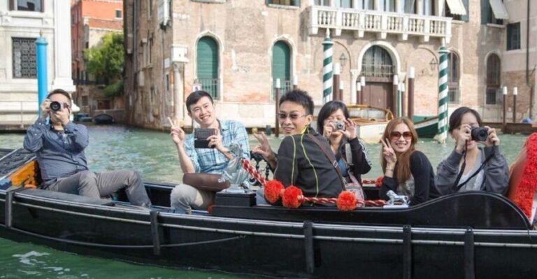 Venice: Shared Gondola Ride - The Sights and Landmarks