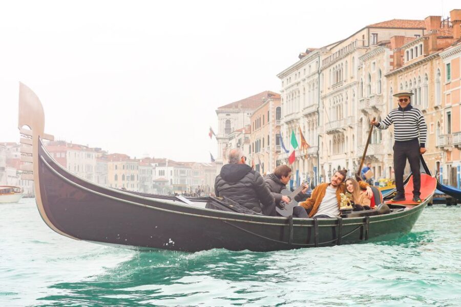 Venice: Shared Gondola Ride and Serenade - The Price & Its Value