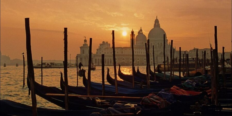 Venice: Sunset or Evening Gondola Tour - Price and Value