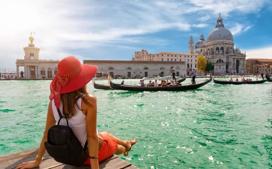 Venice: Walking Tour and Shared Gondola Ride - Key Points
