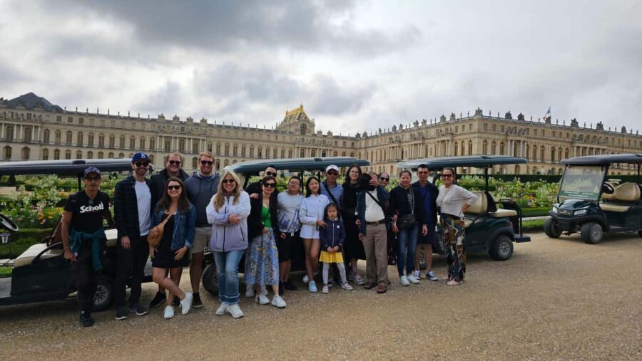 Versailles: Golfcarts & Bikes Guided Tour, Hamlet+Fountains - The Guides: Knowledge & Personal Touch