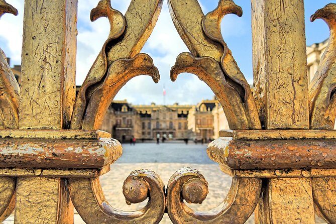 Versailles Small Group Guided Tour with Tranportation from Paris - Who Should Book This Tour?
