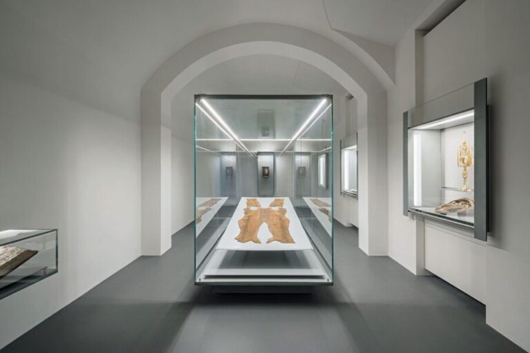 Vienna: St. Stephen's Cathedral & Dom Museum Wien Tickets - Exploring the Dom Museum Wien